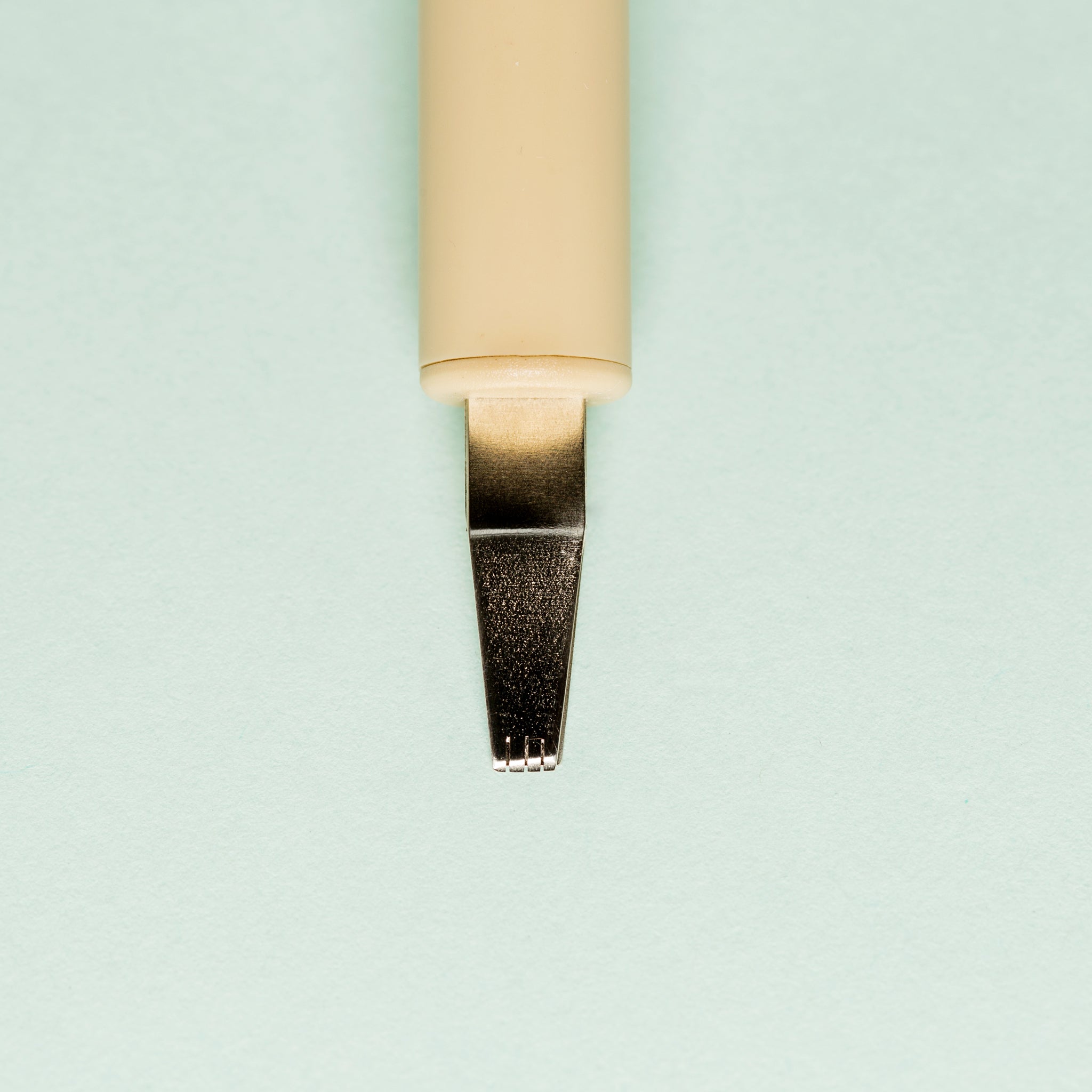 Automatic pen store